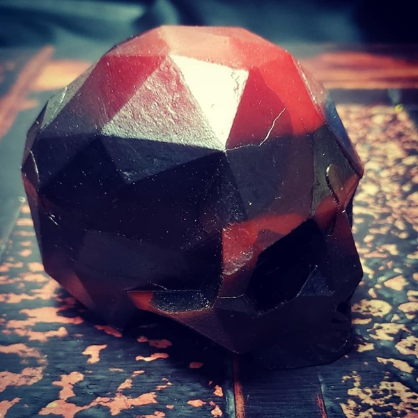 Calavera geométrica de resina maciza - CALAVERAS