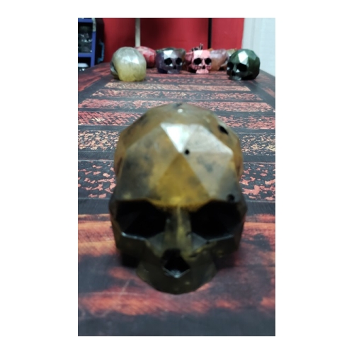 Calavera Geométrica De Resina Maciza Translucida - CALAVERAS